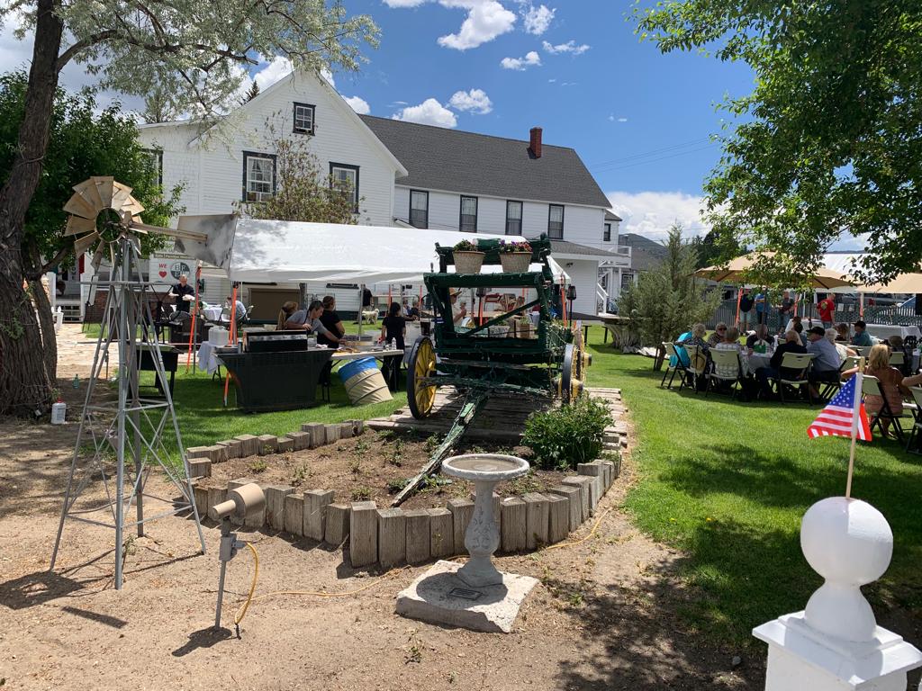 Restaurant & Bar – Bridgeport Inn