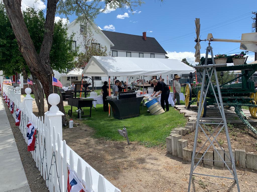 Restaurant & Bar – Bridgeport Inn