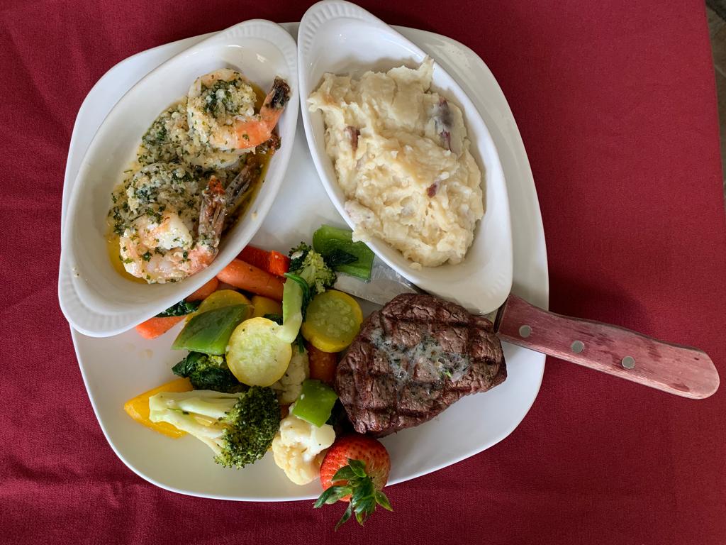 Restaurant & Bar – Bridgeport Inn